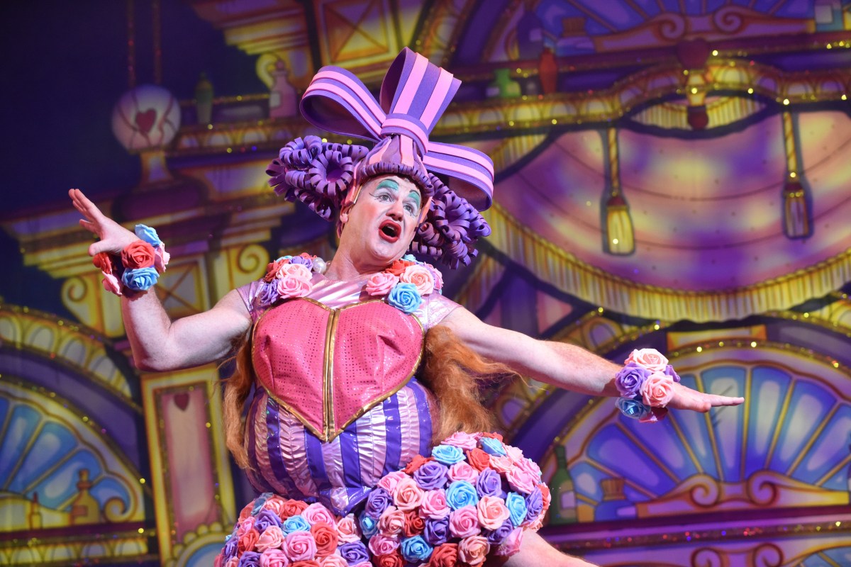 He`s behind you! Cinderella – Belgrade Theatre – The Travel Locker